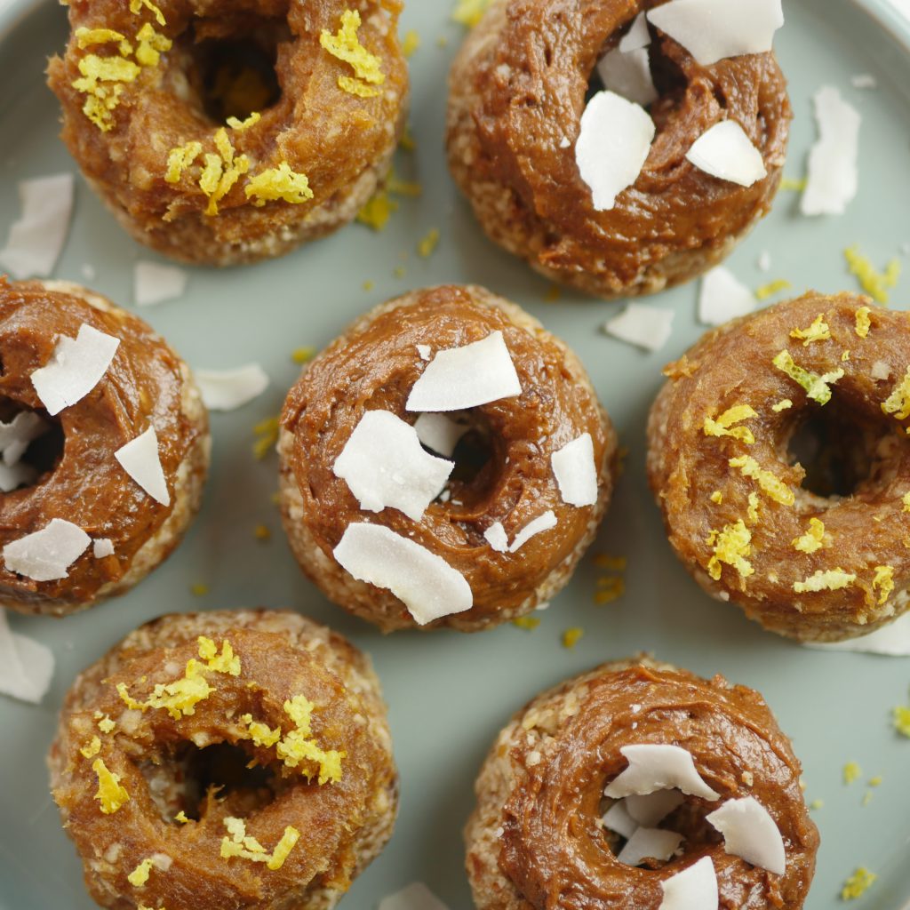 Fresh dates seedless extra soft - box 2.5kg - Yogi & Yousef